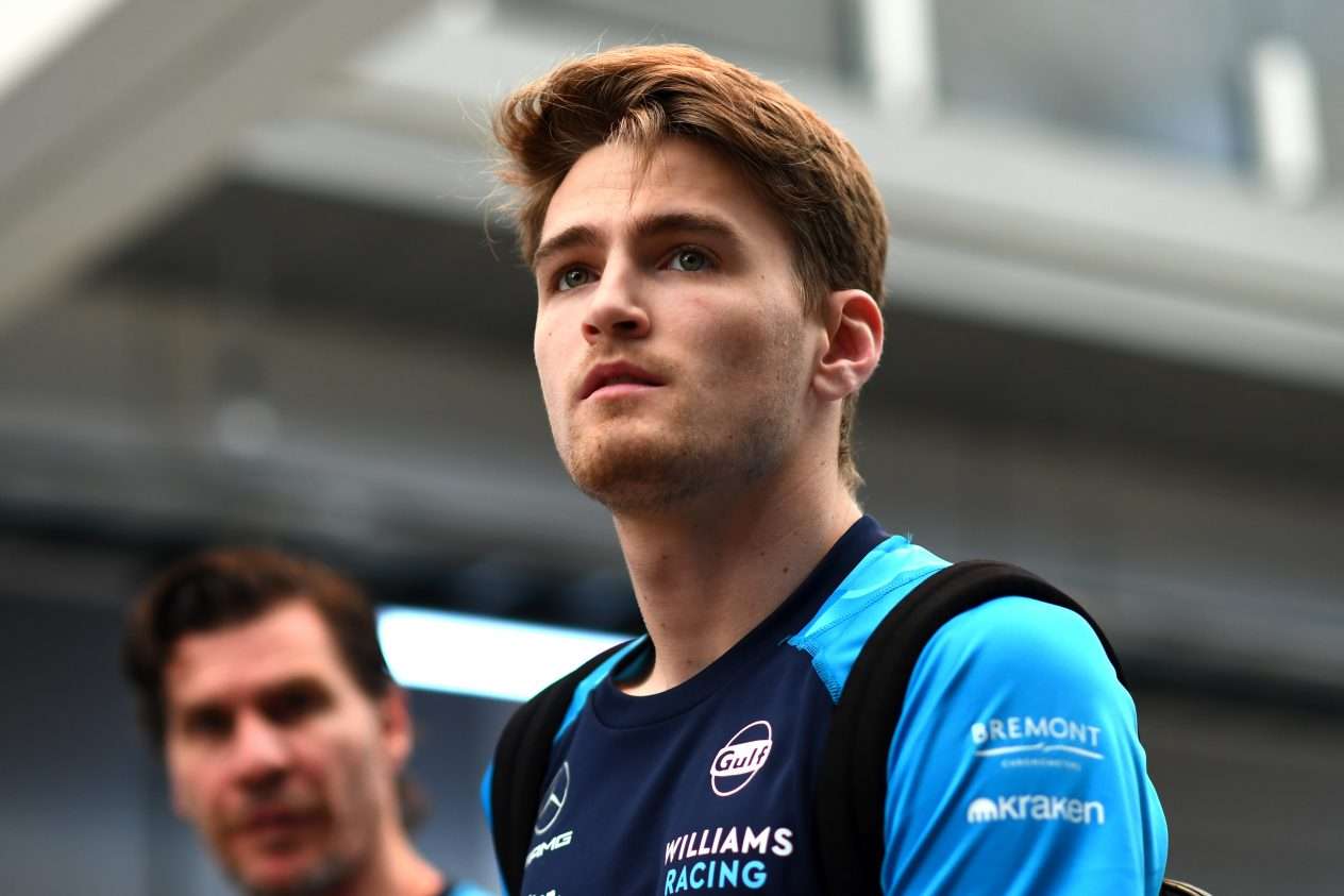 F1-tulokas ''keuli'' autollaan Brasilian harjoituksissa - Max ...